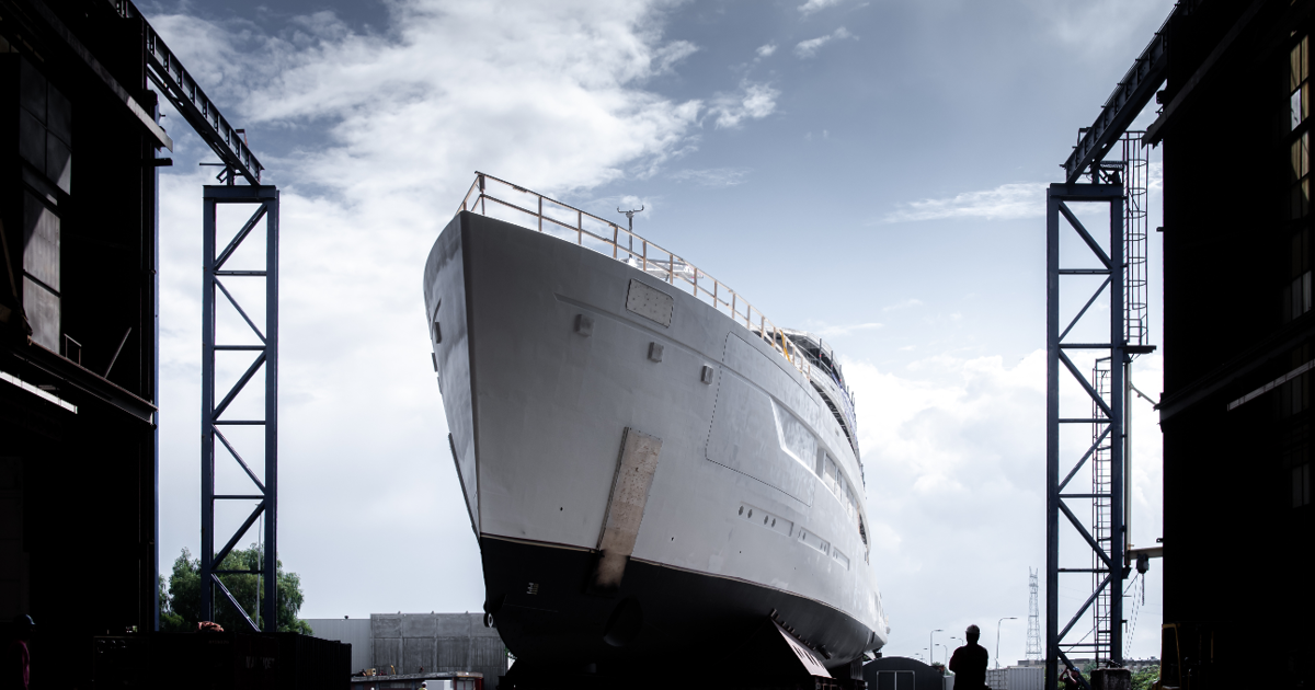 Feadship Project 825 on the move - Netherlands Maritime Technology