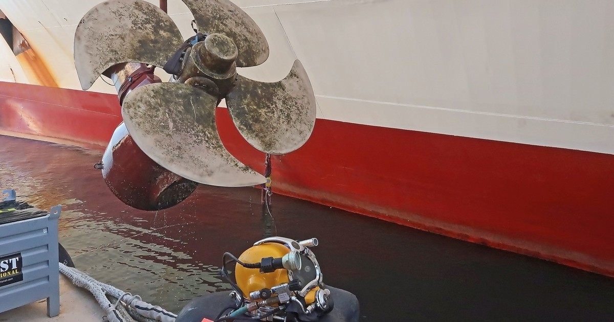 Underwater bow thruster removal and reinstallation in Naples ...