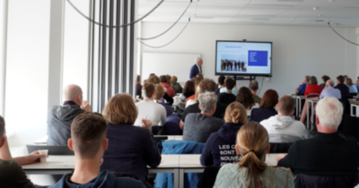‘Uitverkochte’ open dag MIWB: ruim 200 bezoekers nemen kijkje